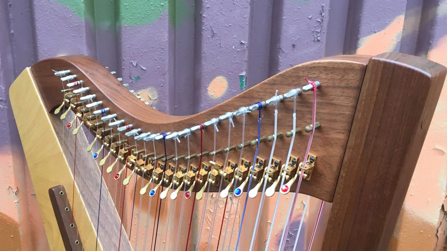 Differences between pedal harps and lever harps — Enjoy the Harp