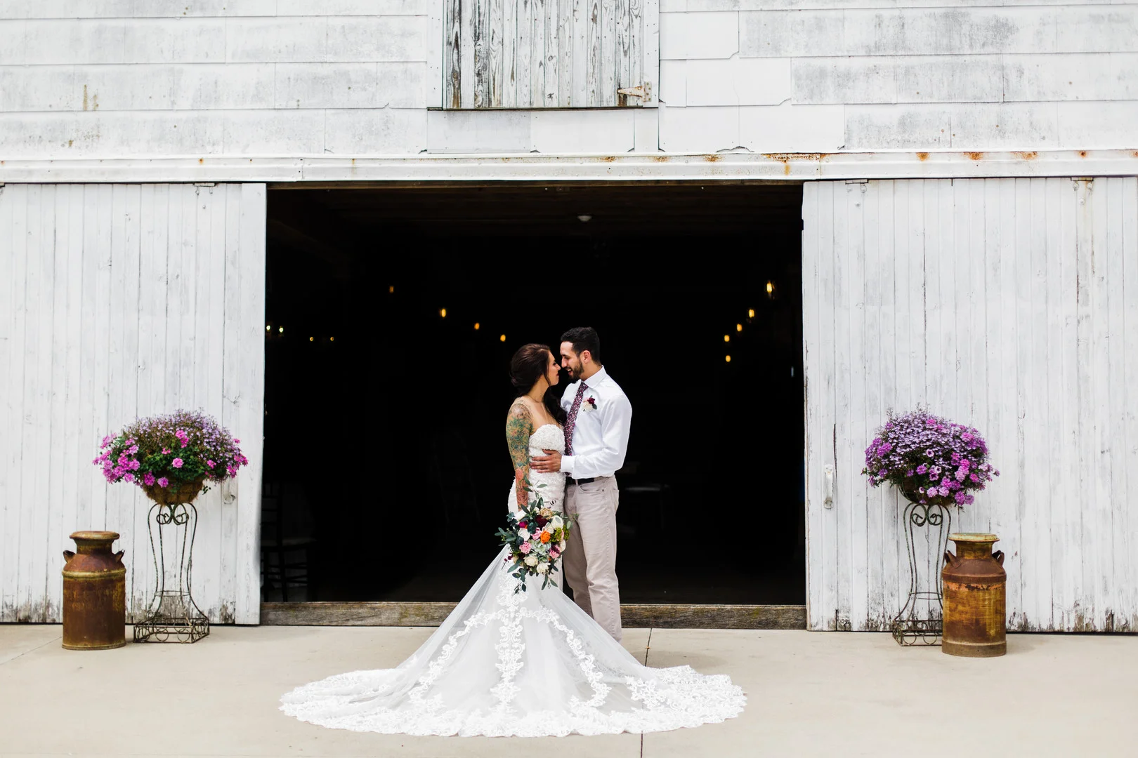 Falling In Love: Barn Wedding Styled Shoot — CHI thee WED