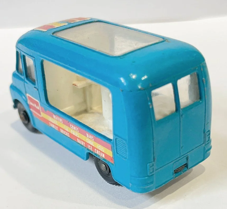 Matchbox 47C5 Lyons Maid Ice Cream Truck — Tobias Toys & Trains