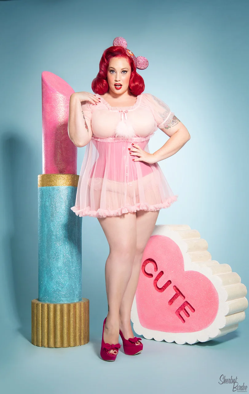 16 Curvy Plus Size Pin Up Photoshoot Ideas and Tips