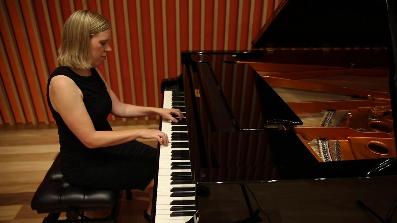 Hire Talented Melbourne Pianist - ERICA | artist-bookings.com - 0428 ...