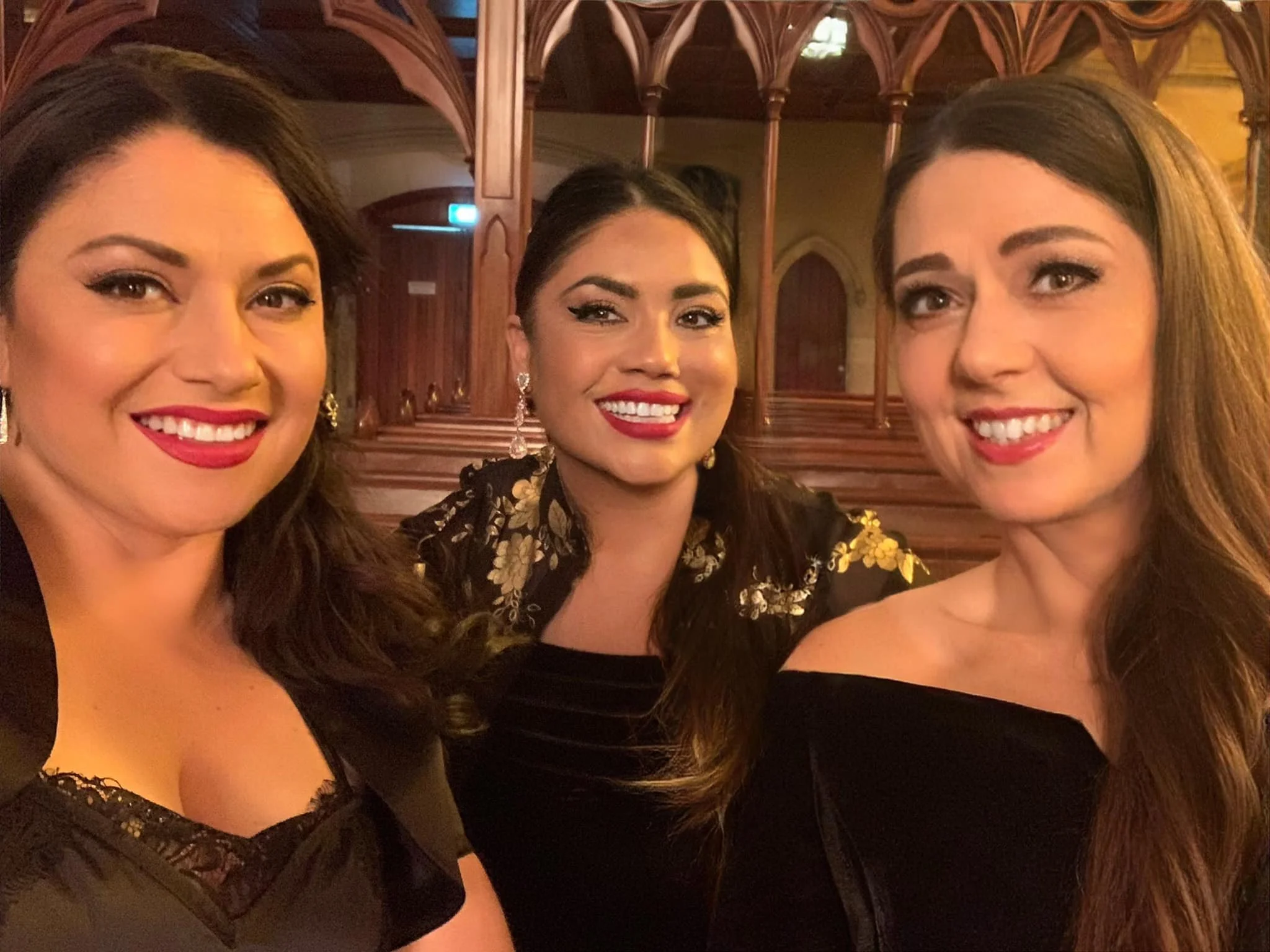 Book MIA SORELLA - Vibrant Opera Singers | artist-bookings.com - 0428 ...