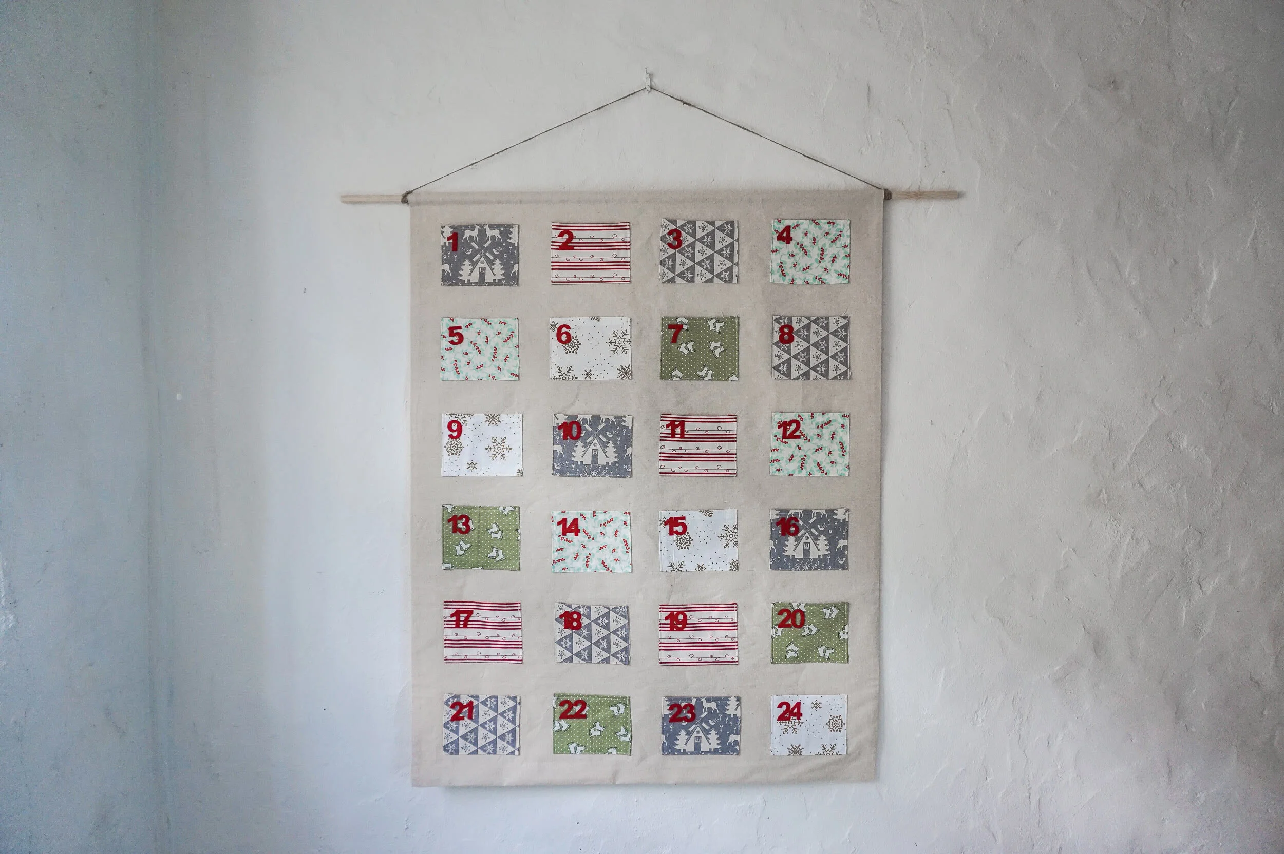 DIY FABRIC ADVENT CALENDAR TUTORIAL — Dot n Cross | Sewing and Pattern ...