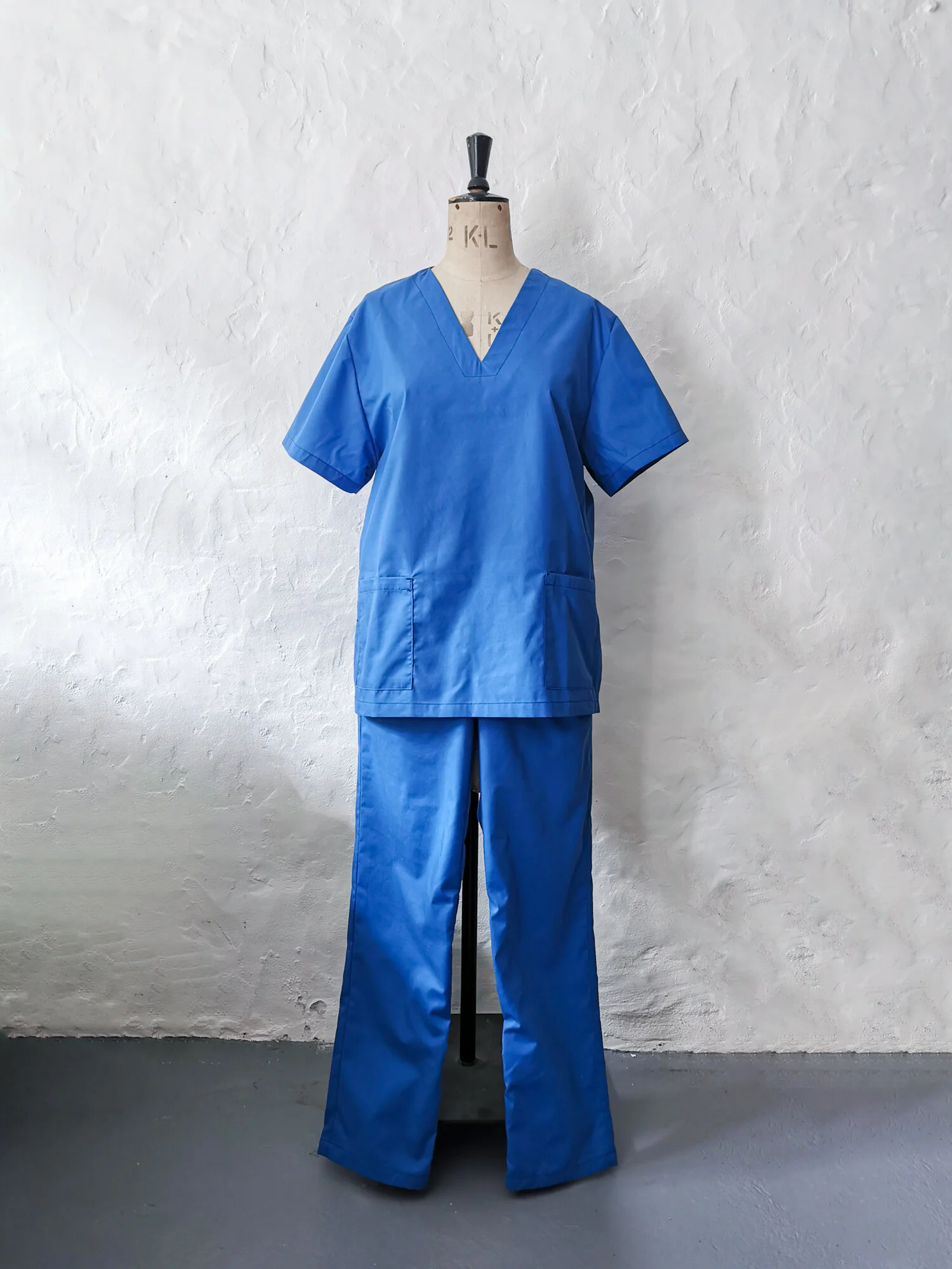 FREE SCRUBS SEWING PATTERN — Dot n Cross | Sewing and Pattern Cutting ...
