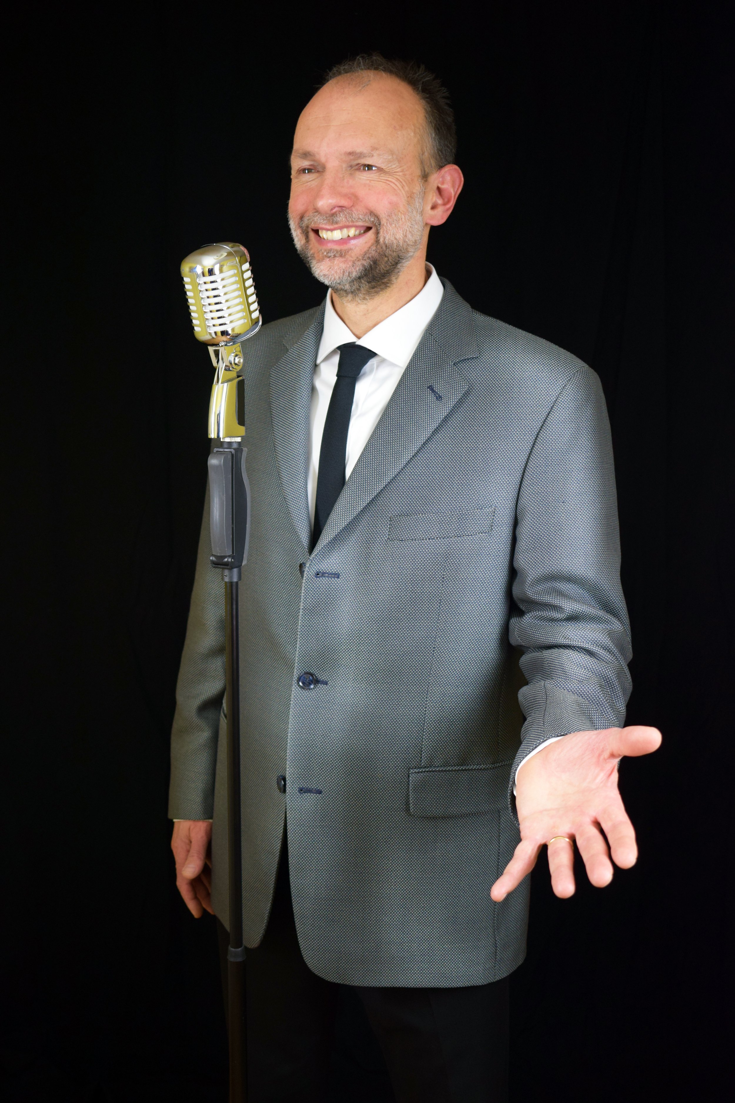 Wedding singer | Hampshire | Surrey | London | Marcus Boll Music