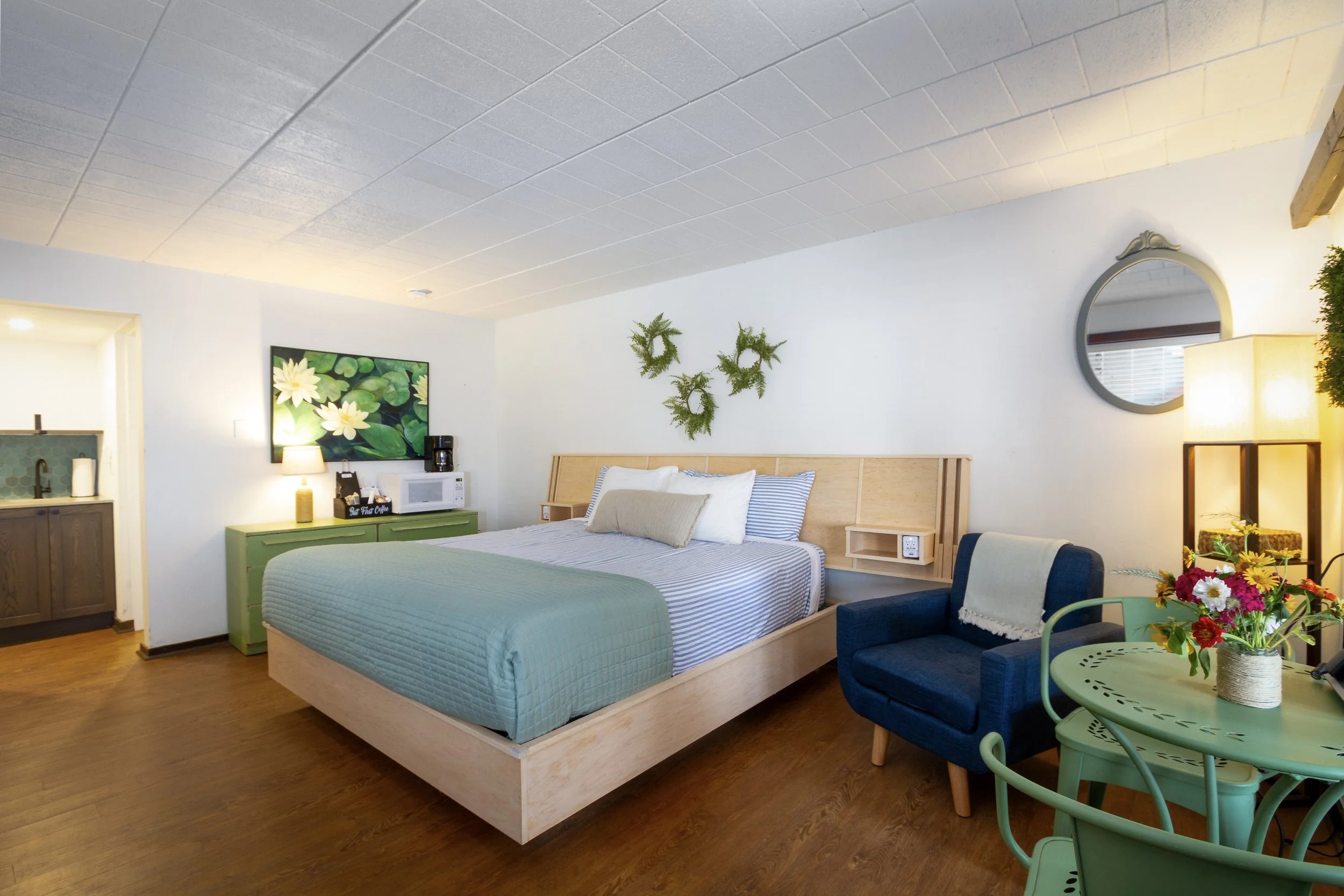 Rooms — Falling Waters Lodge