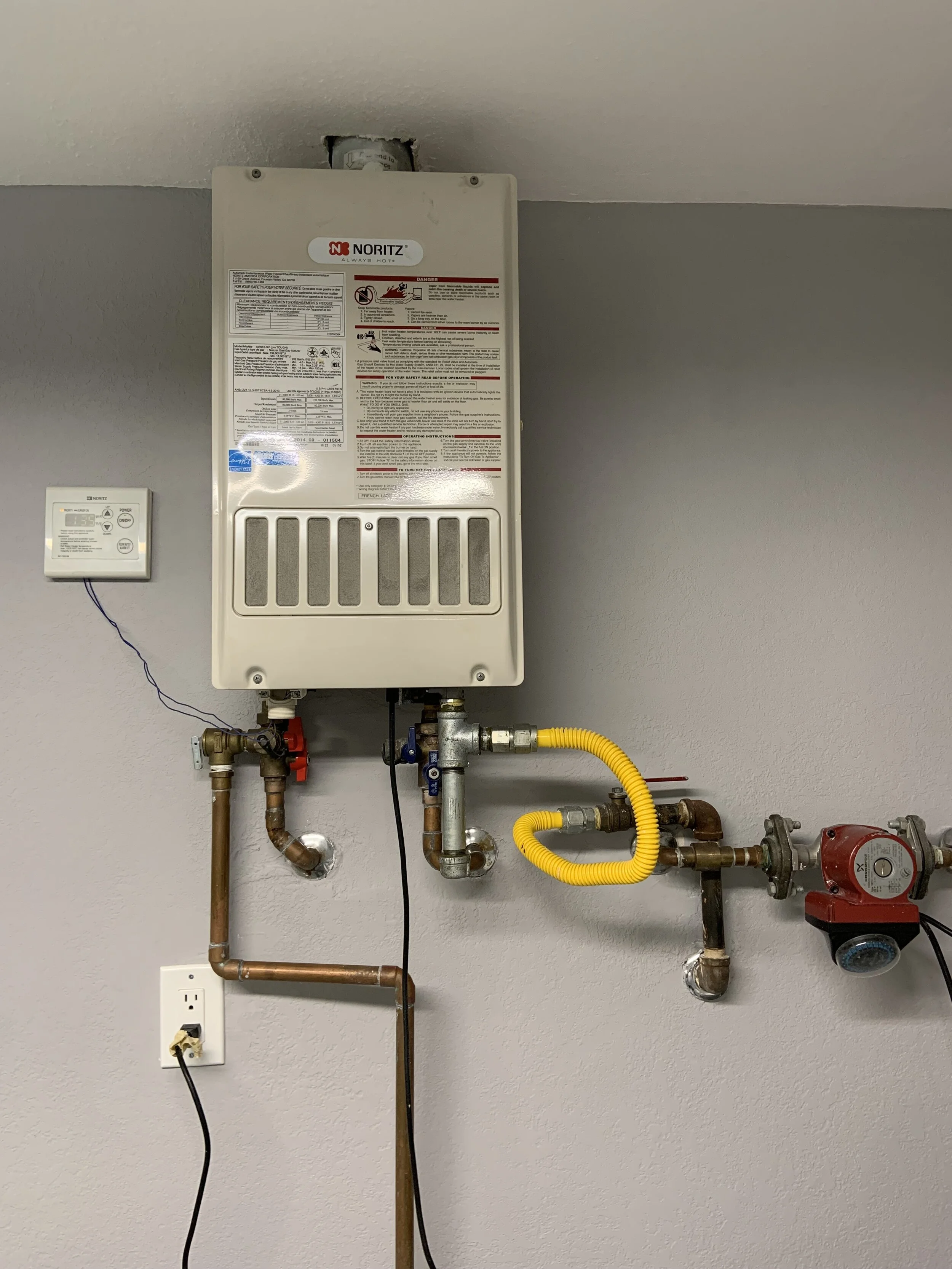 tankless hot water | ekologe builds | Los Angeles