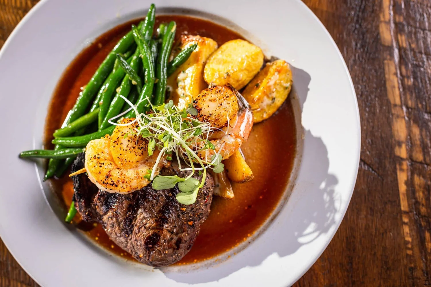 Fish Bones Grill | Casual Upscale Dining | Lewiston, Maine