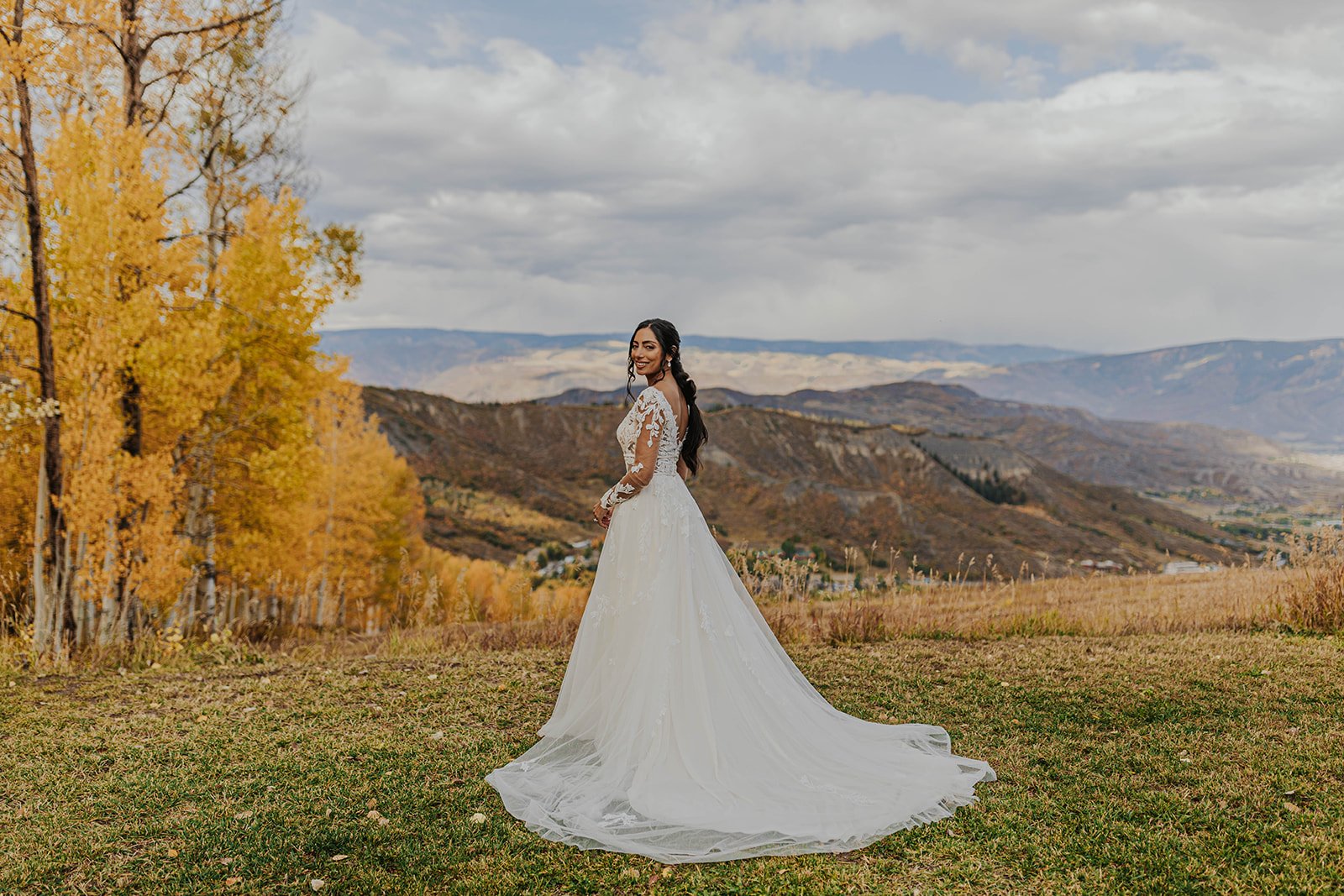 A Golden Autumn Wedding at Lynn Britt Cabin in Snowmass, Colorado ...