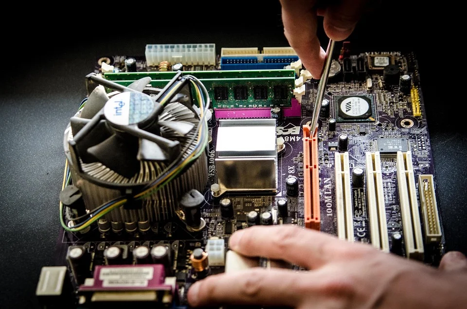 Desktop And Laptop Repair Services in London | Nerds2u