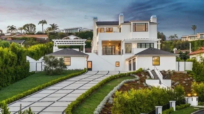 Jacqueline Chernov Real Estate