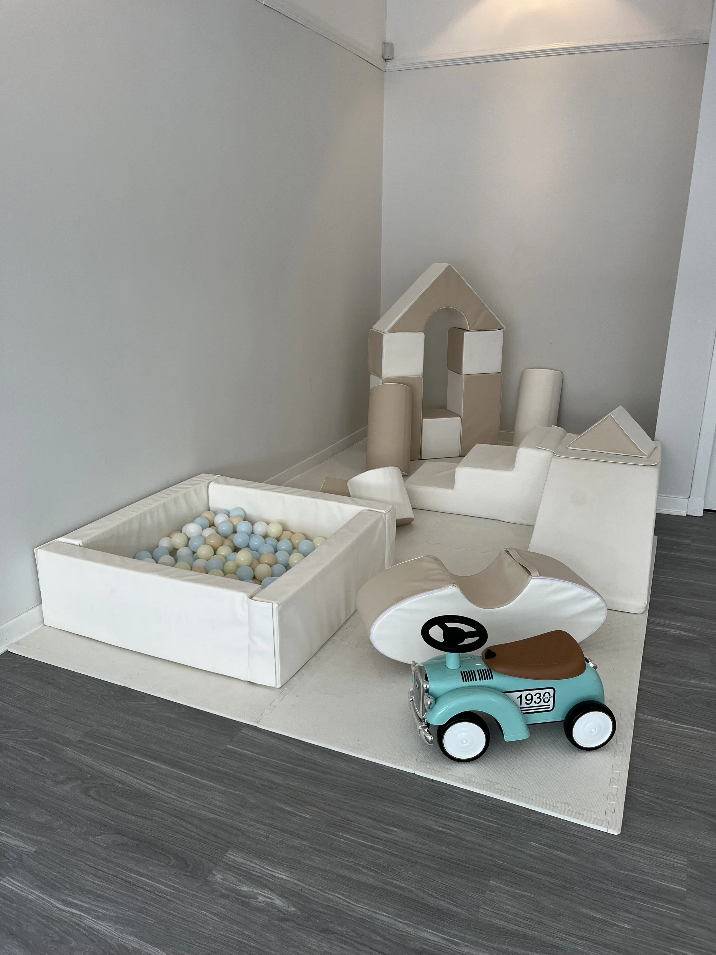 Party venue — Little Big Star