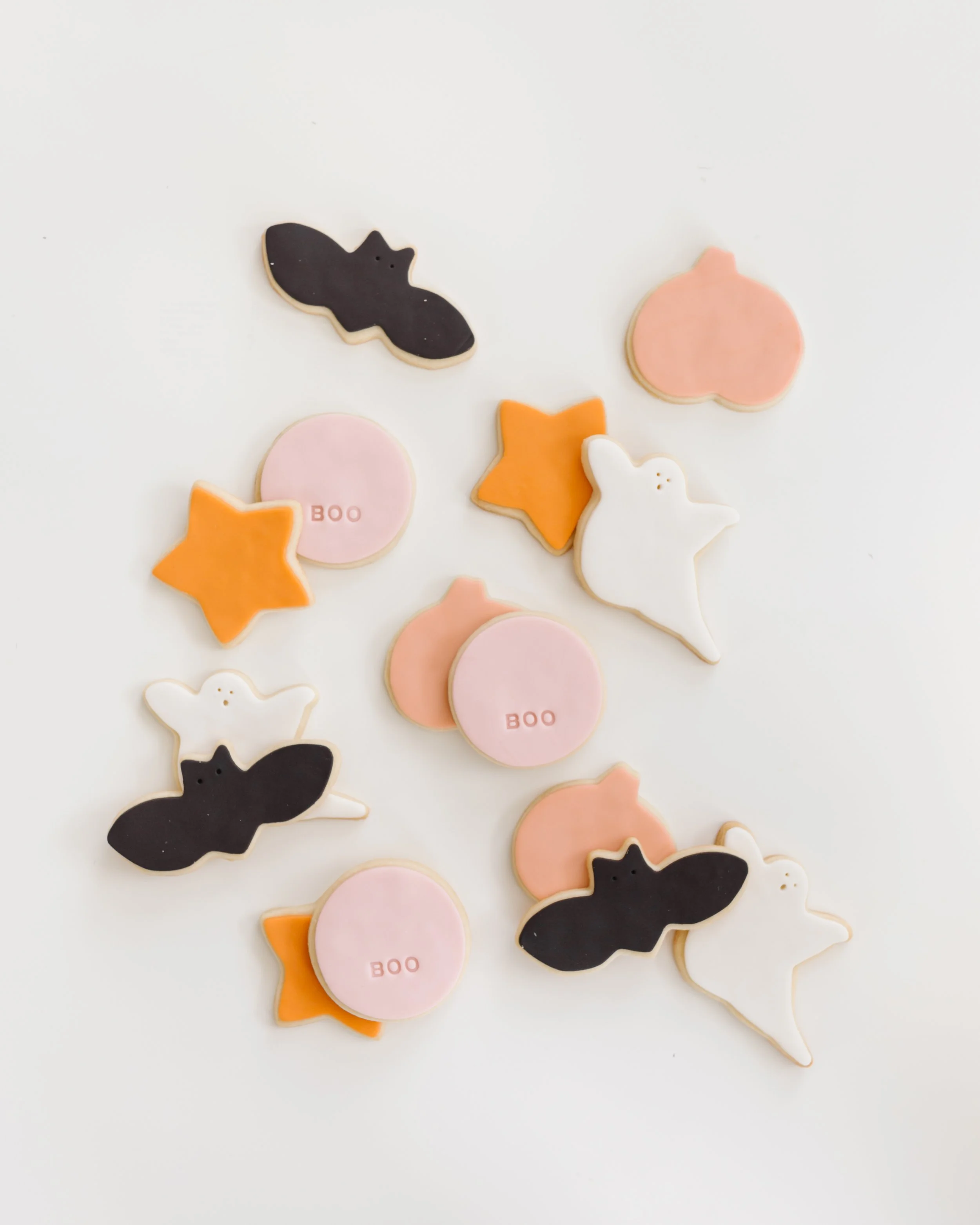 a cute, pastel + pink ghosts halloween party — emelbe design