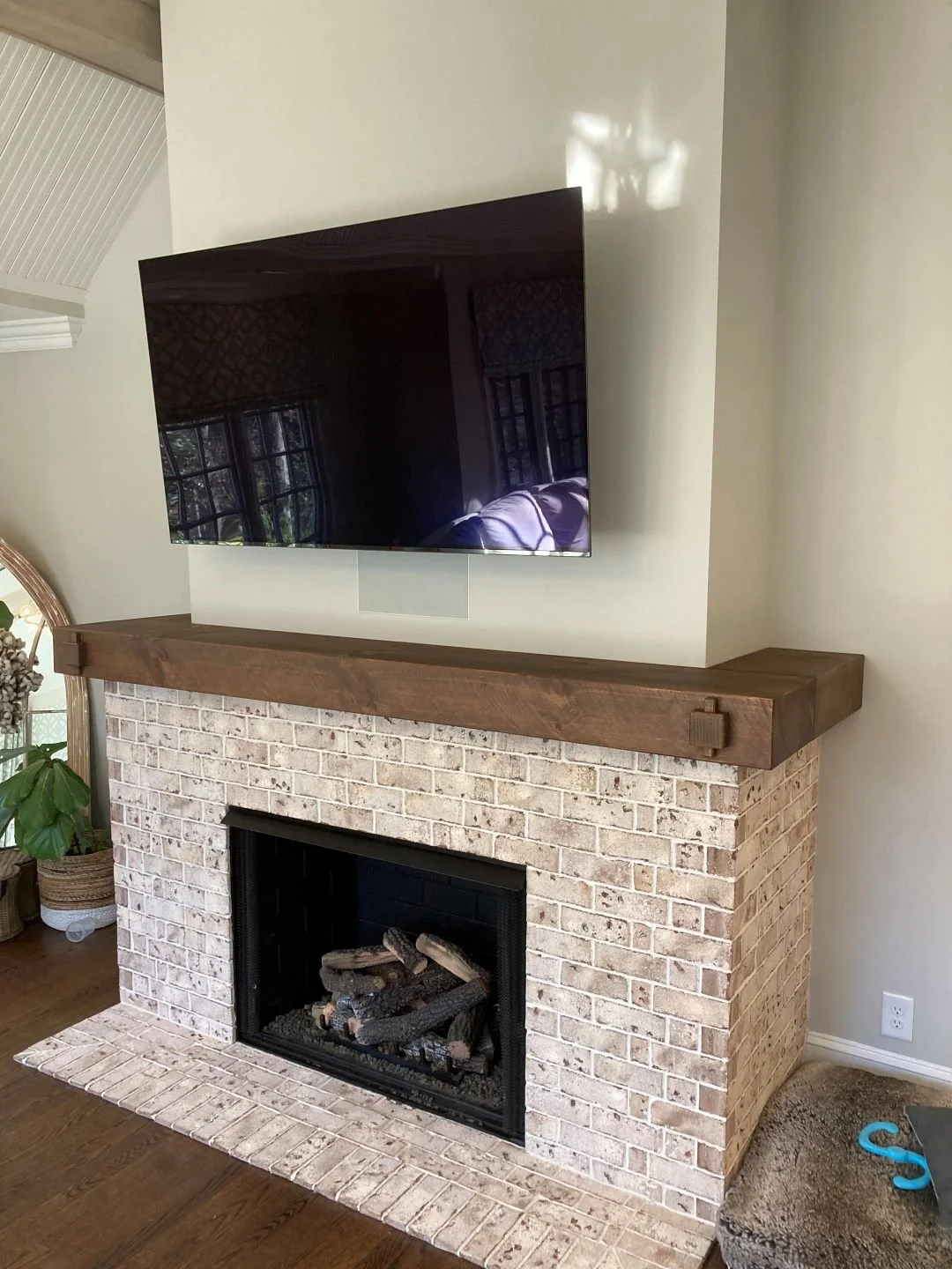 Mantels — Carolina Urban