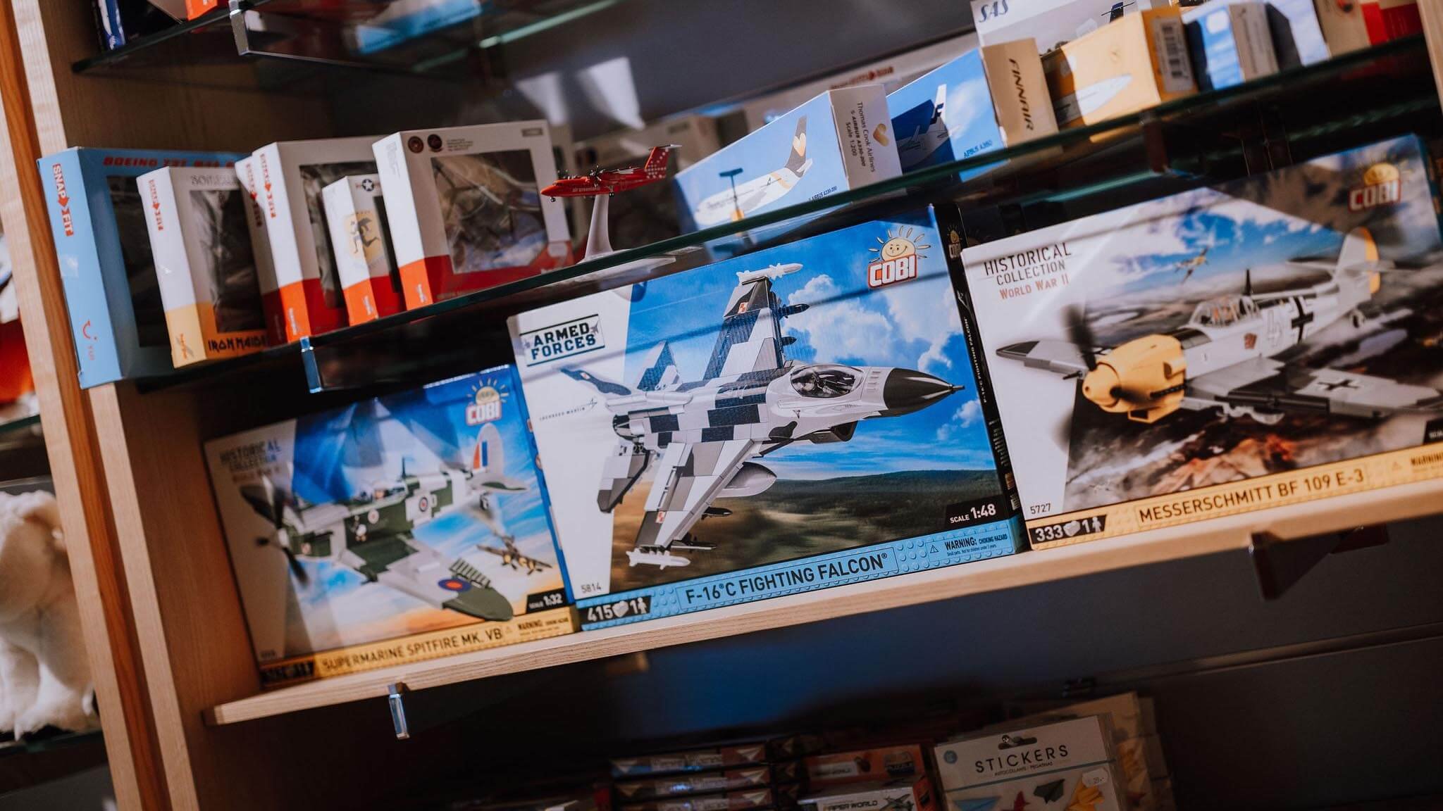 Gavebutikk — Norsk Luftfartsmuseum