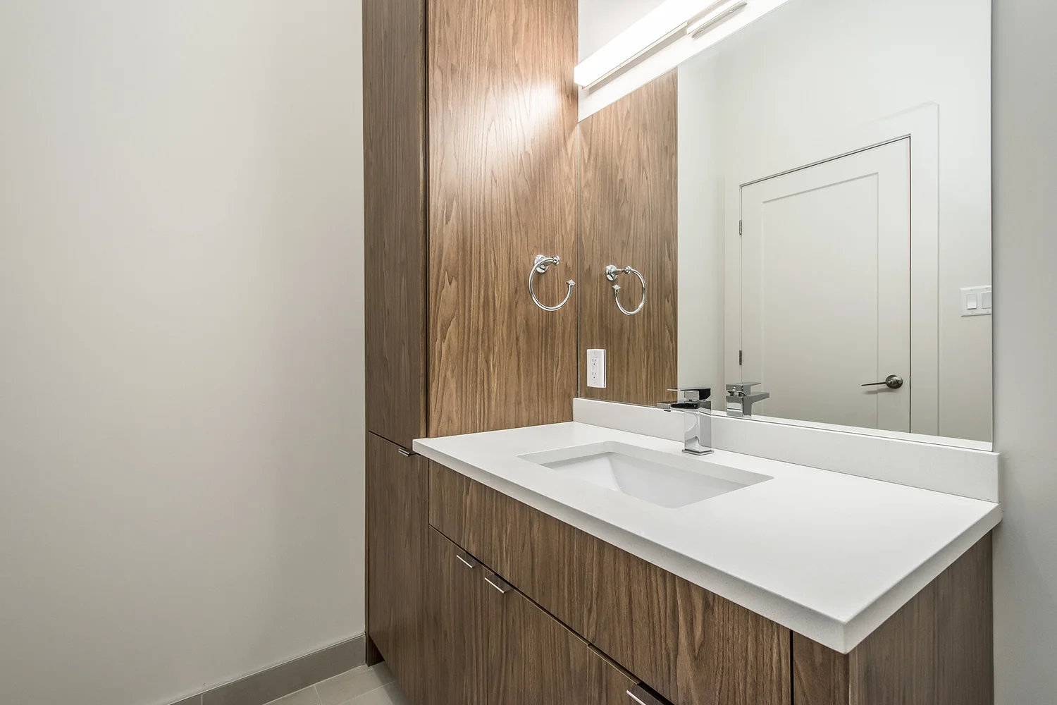 1 Bedroom Units - CAPITOL Suites — CAPITOL Suites