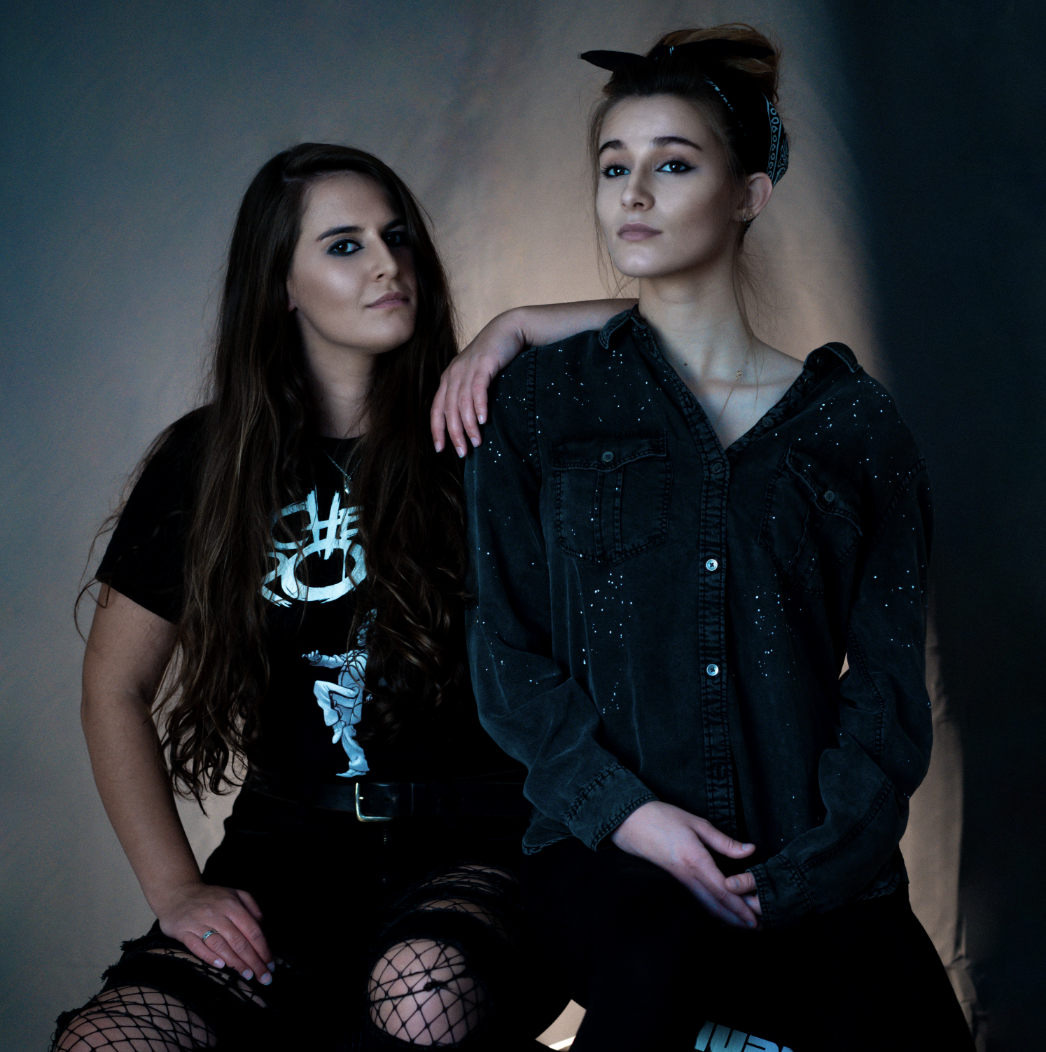 10 Questions with Nashville-based Sister Duo Neoni — Lakeside ...