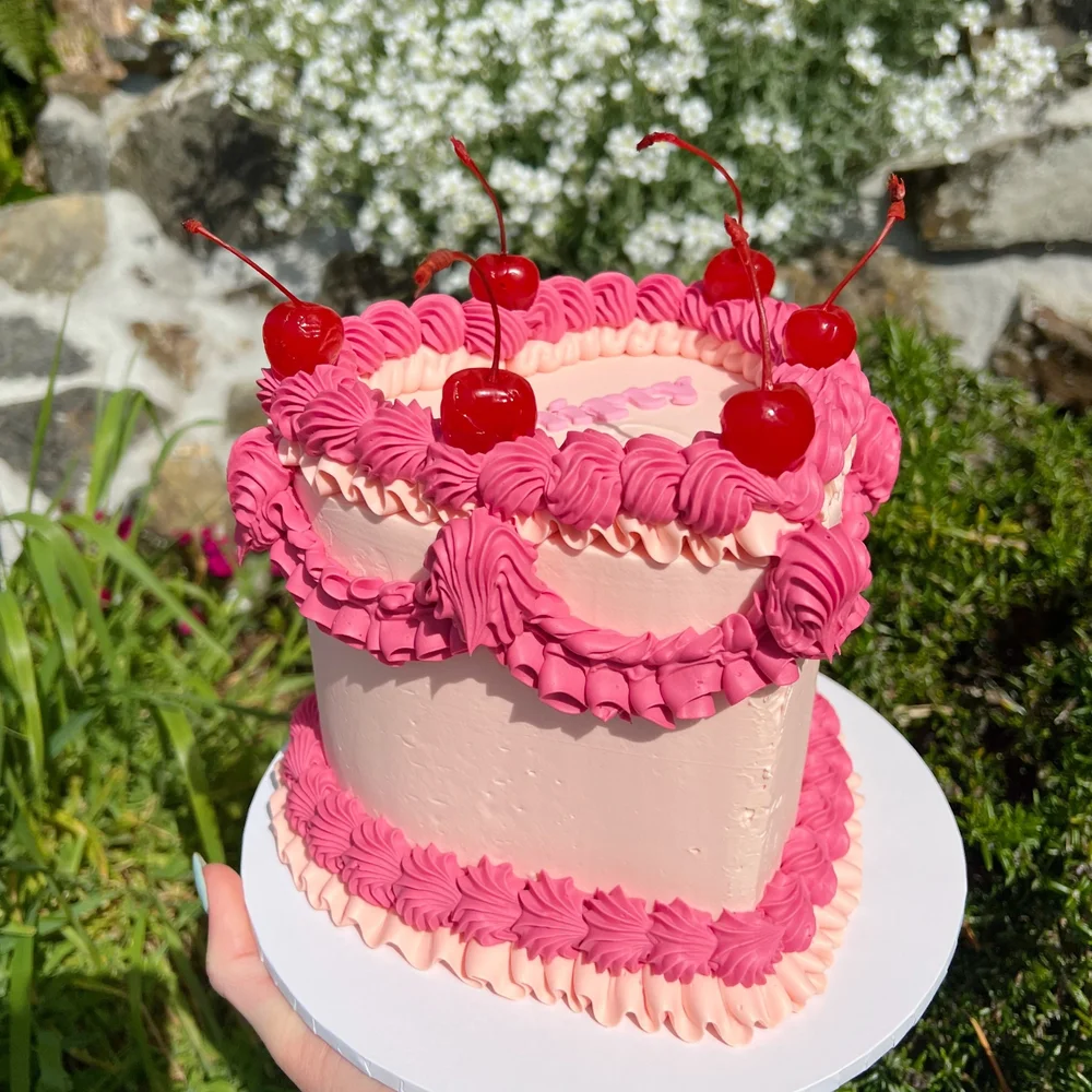 Order Cakes Online — Em & Skye Cake Co. | Wellington NZ
