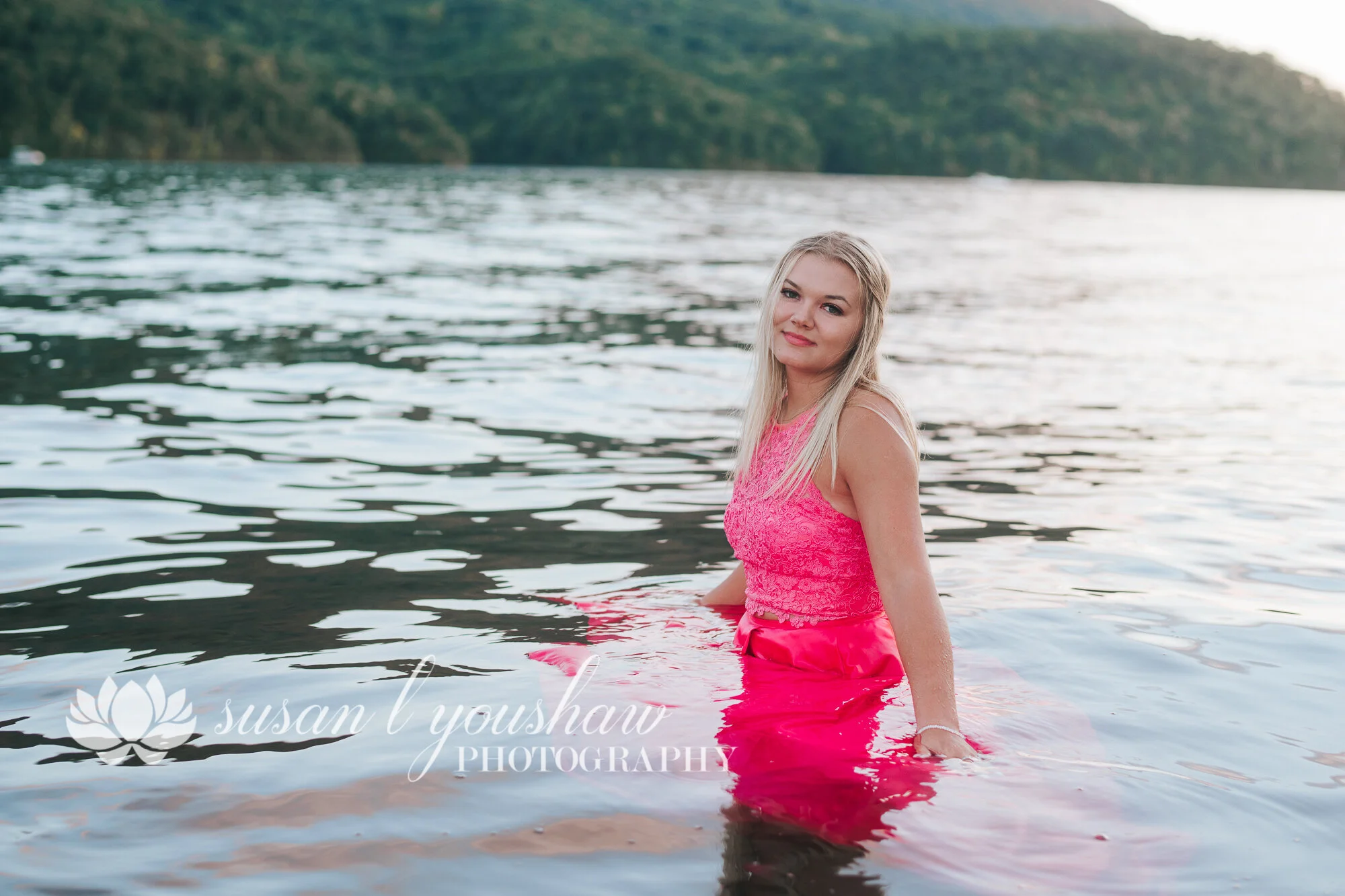 Alyssa's Creative Senior Portrait Session — SLY Photography