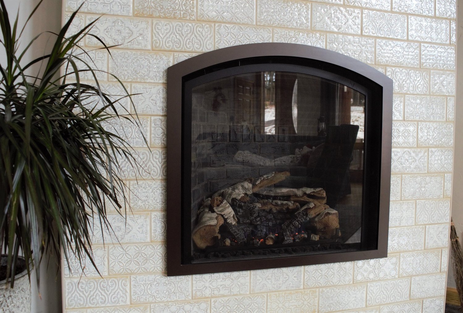 Mendota FV41 Arch — Gas Fireplace