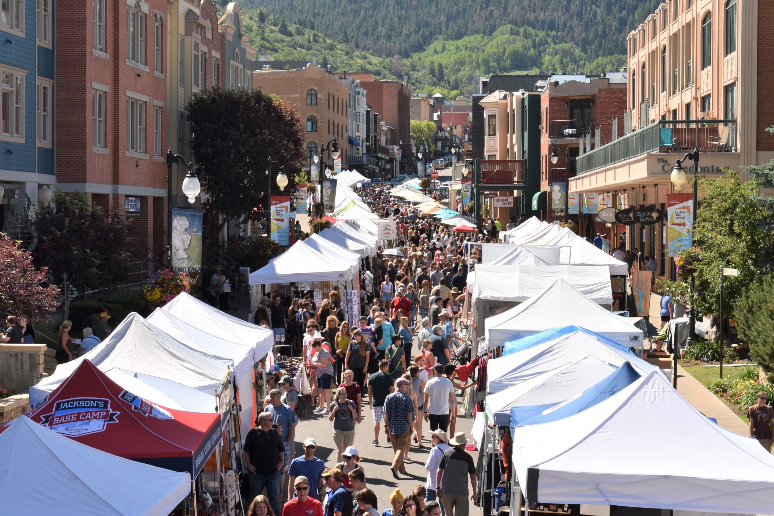 Spend The Best Part of Your Day at The Park City Silly Sunday Market ...