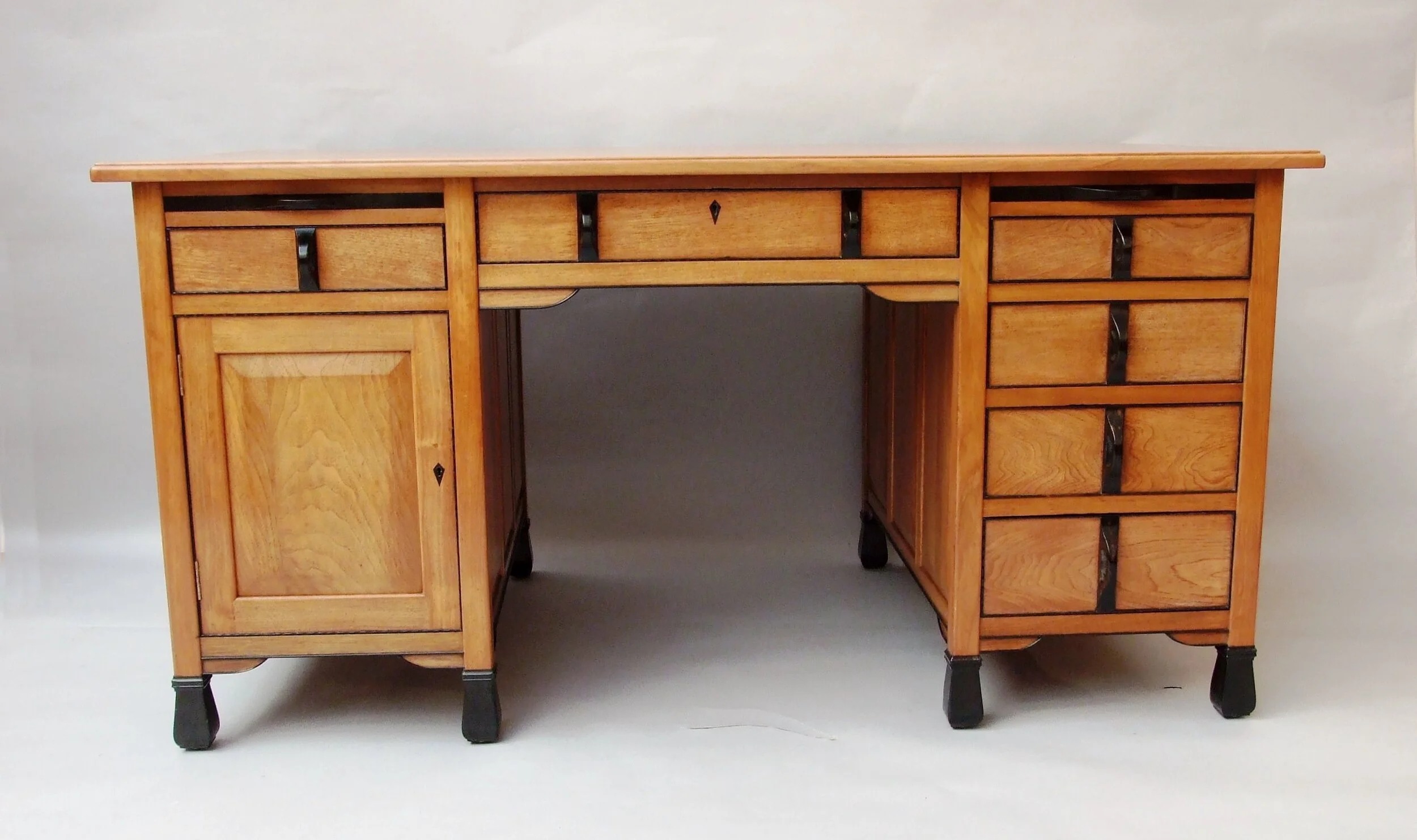 GORDON RUSSELL DESK — PATCH ROGERS