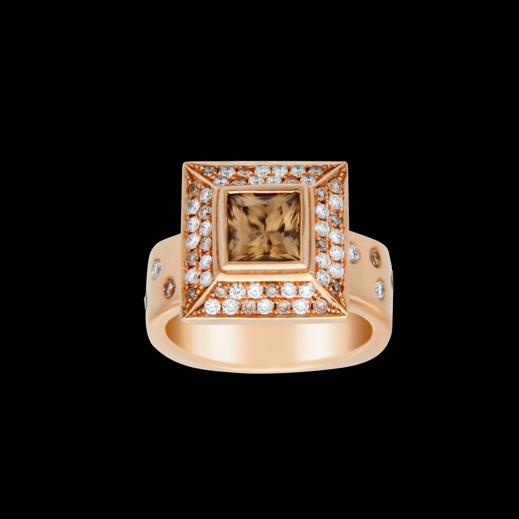 18KT WHITE GOLD, BLUE SAPPHIRE & DIAMOND PAGODA RING | FRIDA Fine Jewellery
