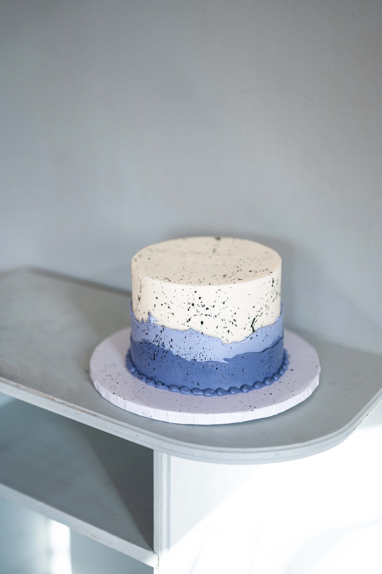 Dark Blue Ombre Cake - Design Talk
