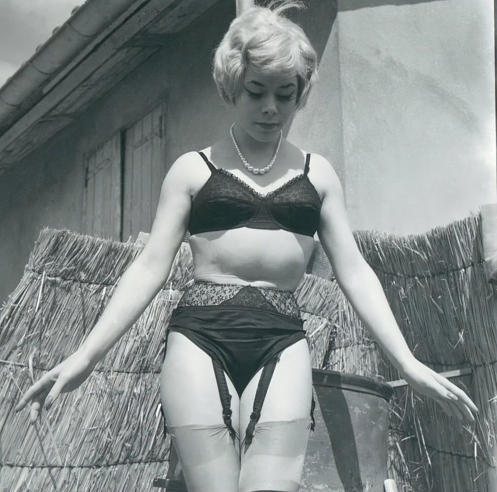 vintage-fetish-home-to-spick-span-and-beautiful-britons-a-regular-blog