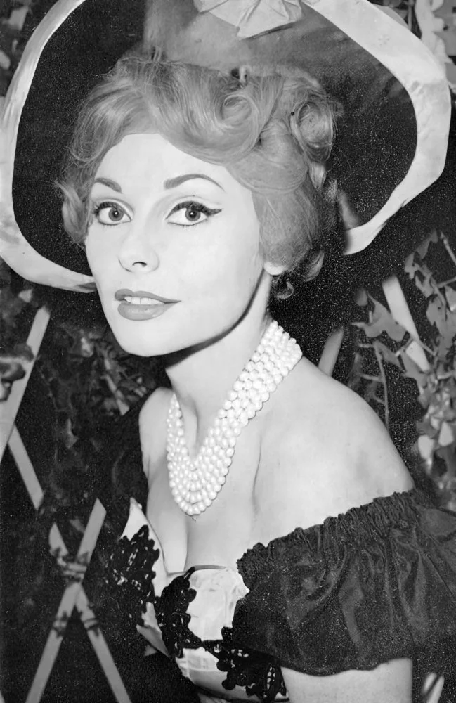 Vintage Fetish home to Spick, Span and Beautiful Britons a regular blog with model info ...