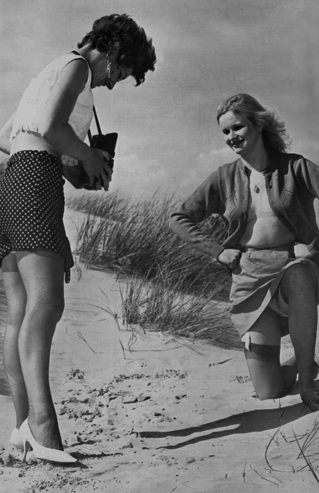 Marilyn Ward and Nicola Taylor - Spick, Span and Beautiful Britons Pin-Up Model from the 1960's ...