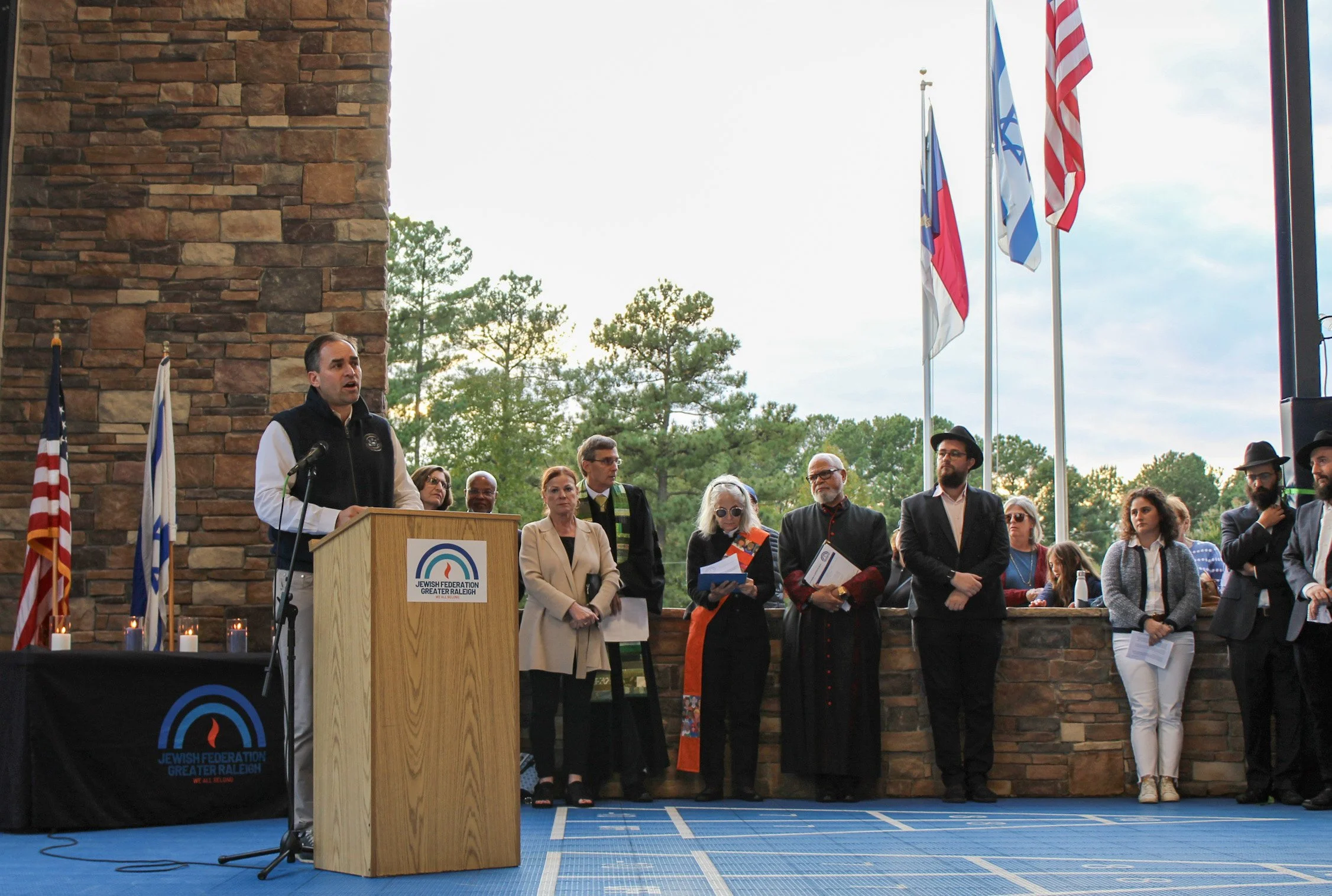 Jewish Federation Gathers Crowd of 500 in Solidarity with Israel ...