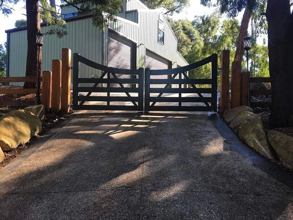 Rural Farm Gate | Timber Farm Gates - Gippsland Timber Gates
