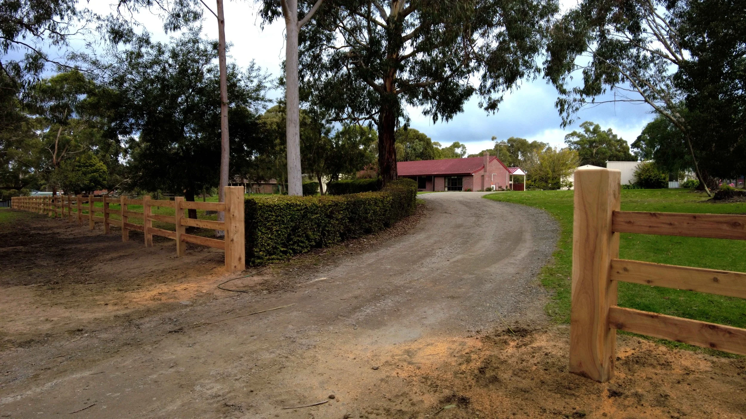 Post and Rail, Timber Gates and Automation - Gippsland Timber Gates
