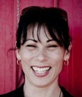 Lynda Chanwai-Earle — Asian Aotearoa Arts Huì