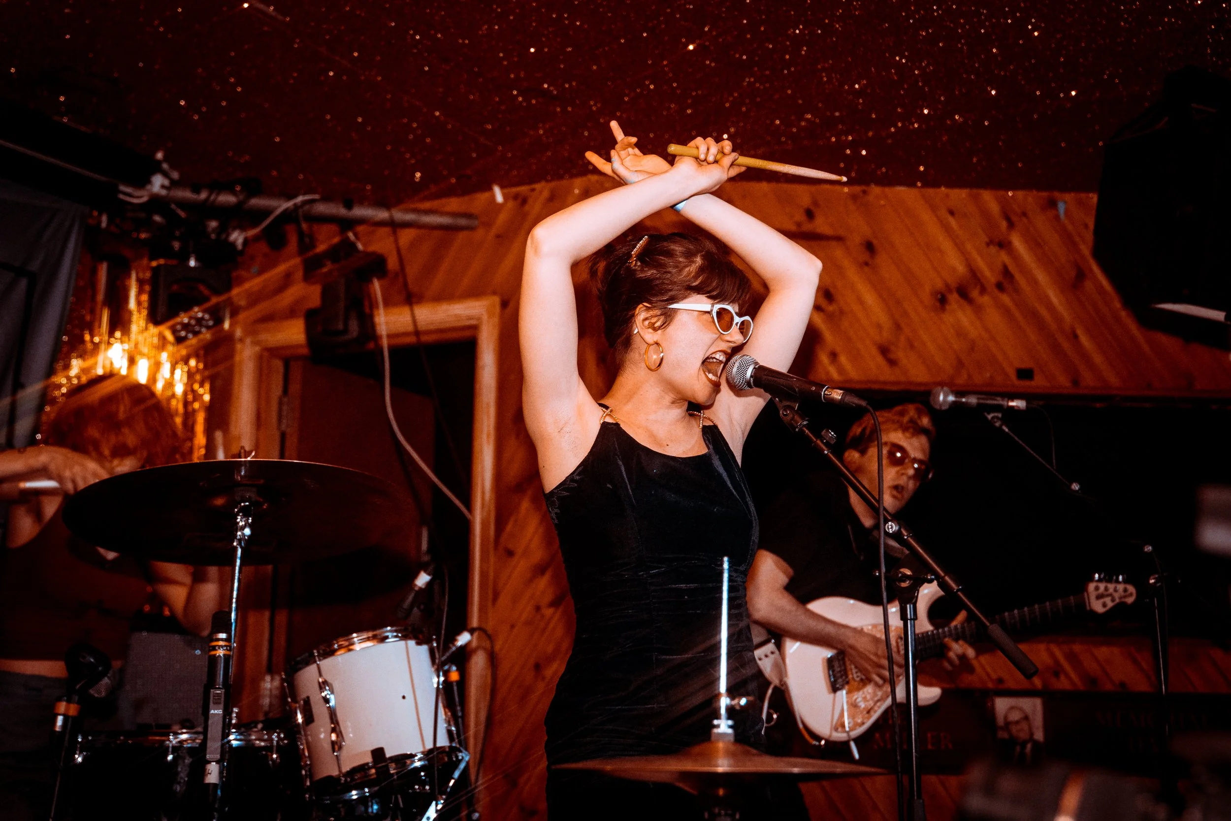 Live Review: Bodega - Moth Club, London 29/03/2022 — When The Horn Blows