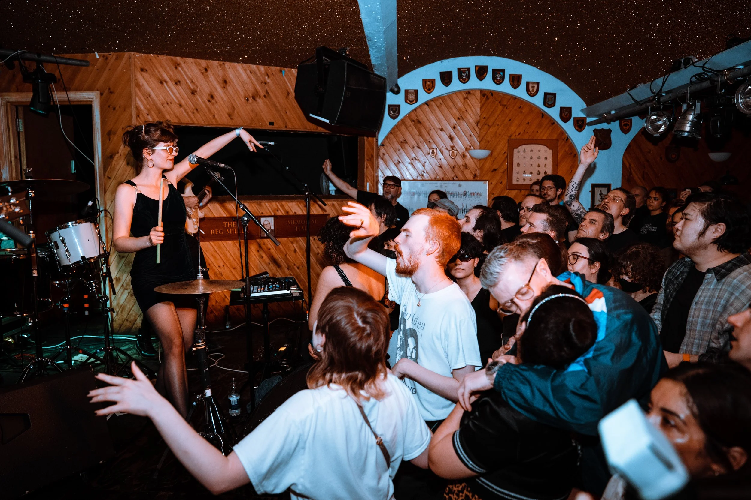 Live Review: Bodega - Moth Club, London 29/03/2022 — When The Horn Blows