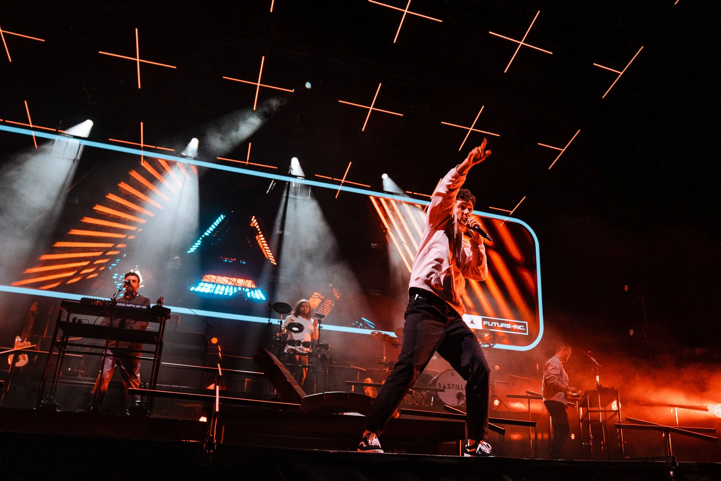 Live Review: Bastille - The O2, London 07/04/2022 — When The Horn Blows