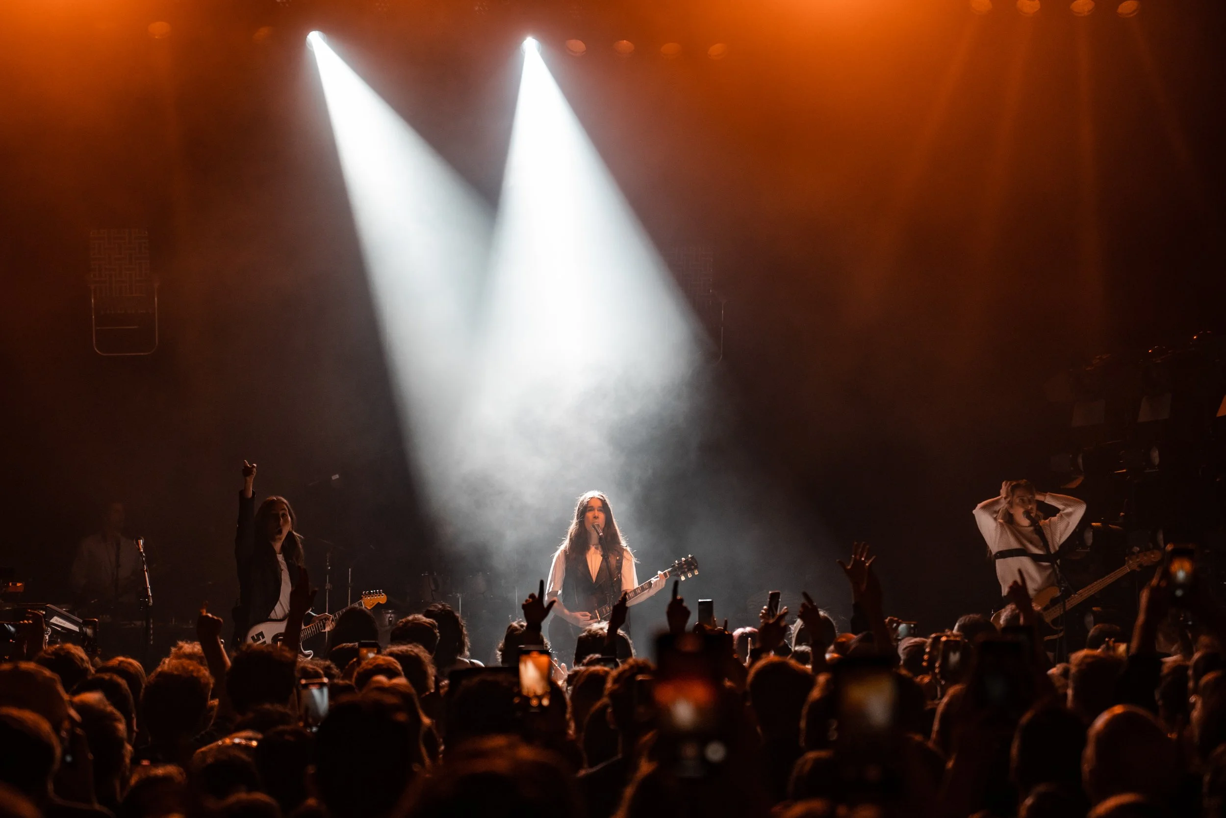 Photo Gallery: HAIM - O2 Shepherd's Bush Empire - London 31/08/2023 ...
