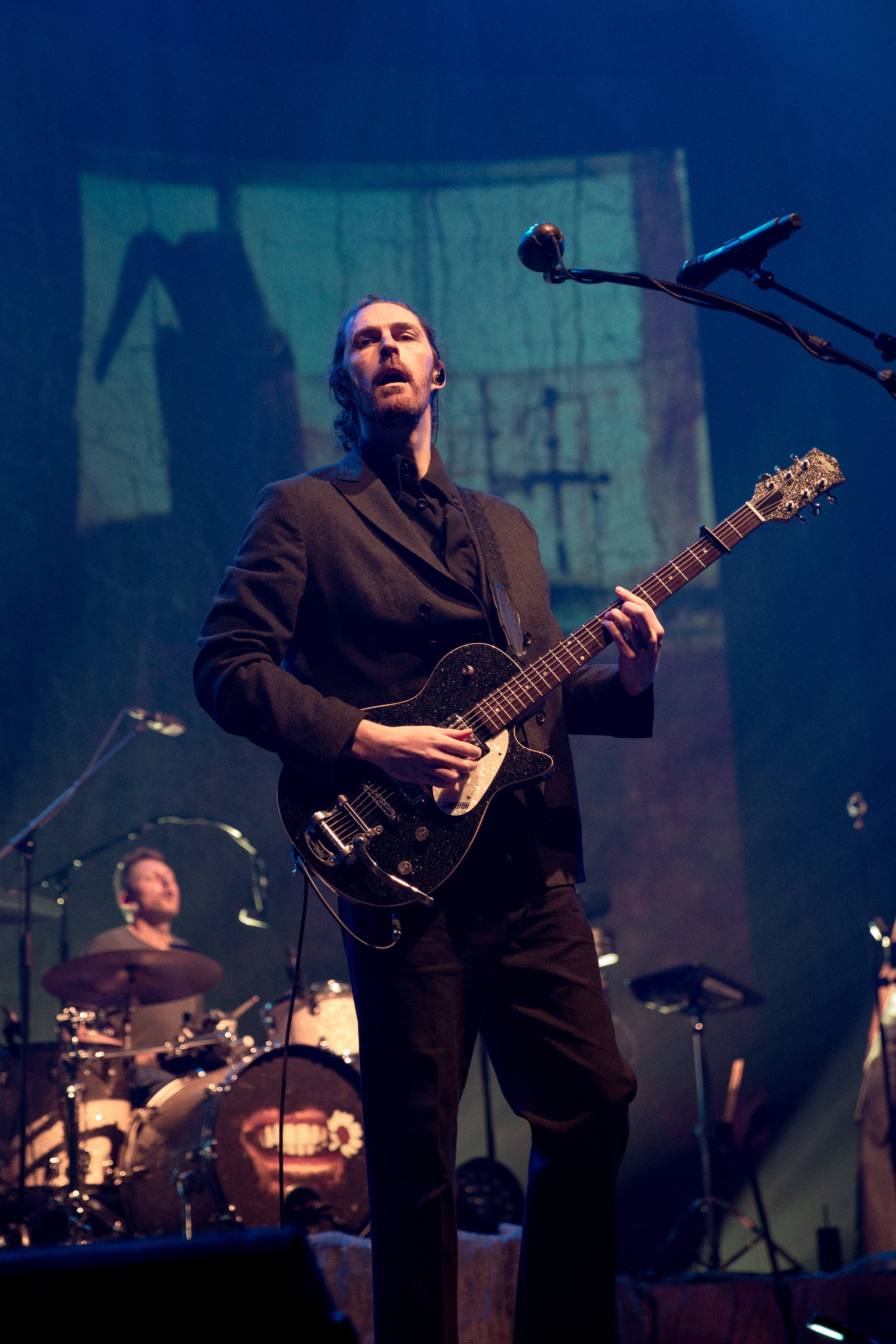 Hot Milk - 'HORROR SHOW' — When The Horn Blows