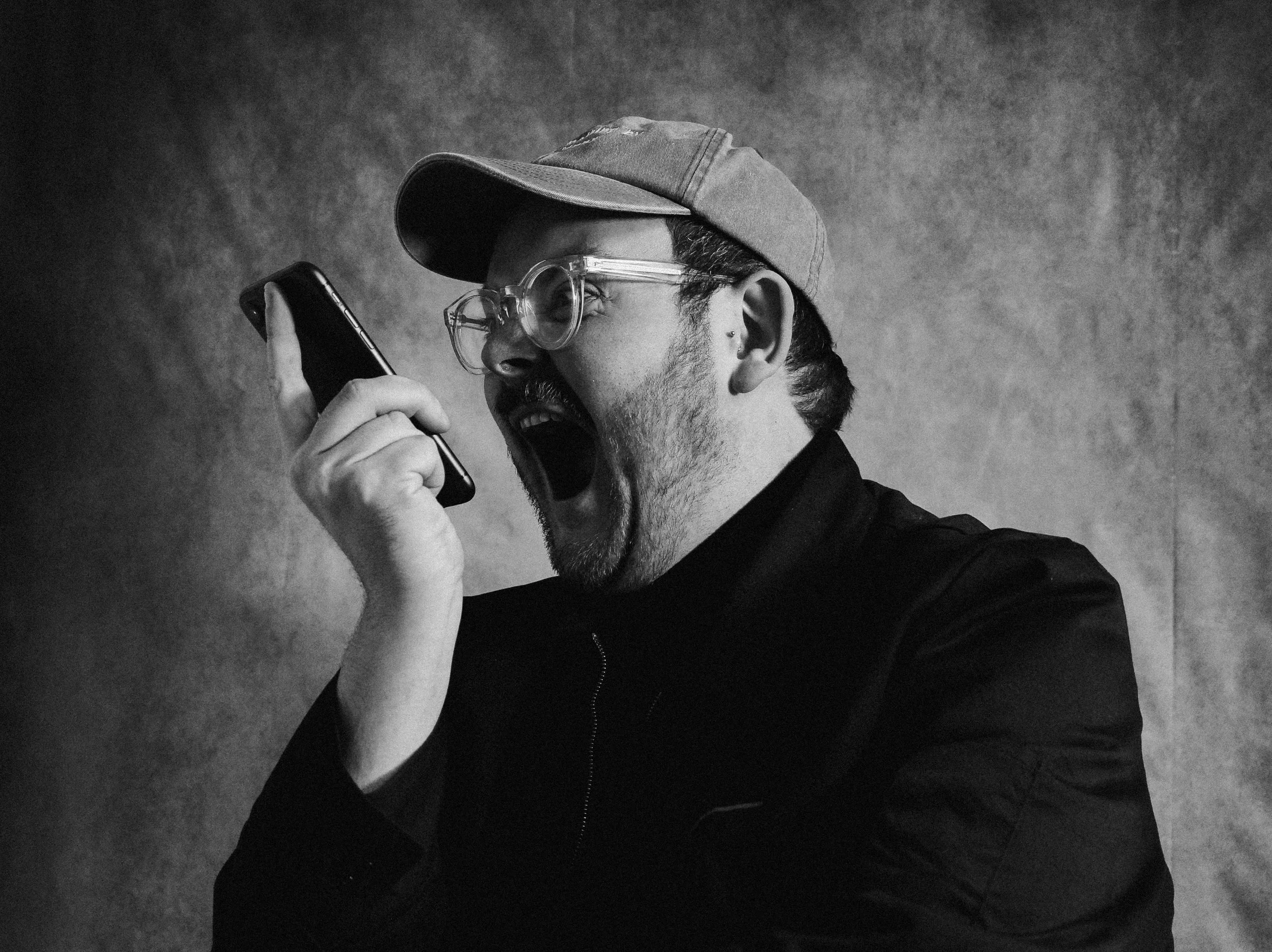 Features — When The Horn Blows