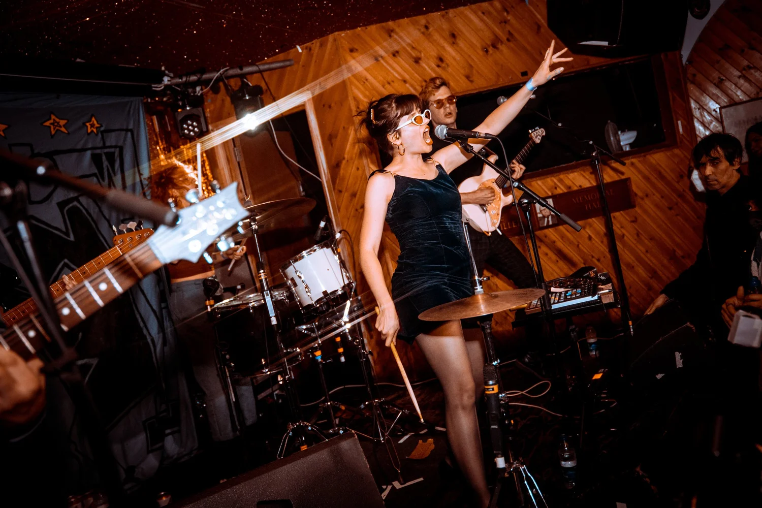 Live Review: Bodega - Moth Club, London 29/03/2022 — When The Horn Blows