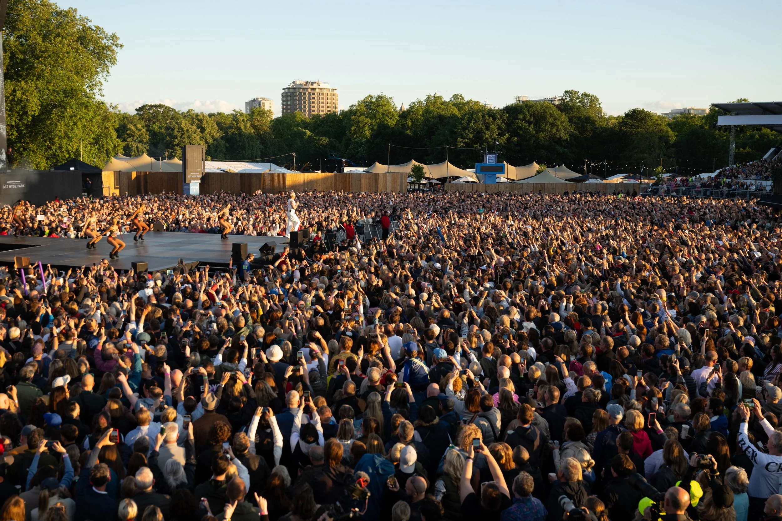 Festival Review: Robbie Williams – BST Hyde Park, London, 06/07/2024 ...