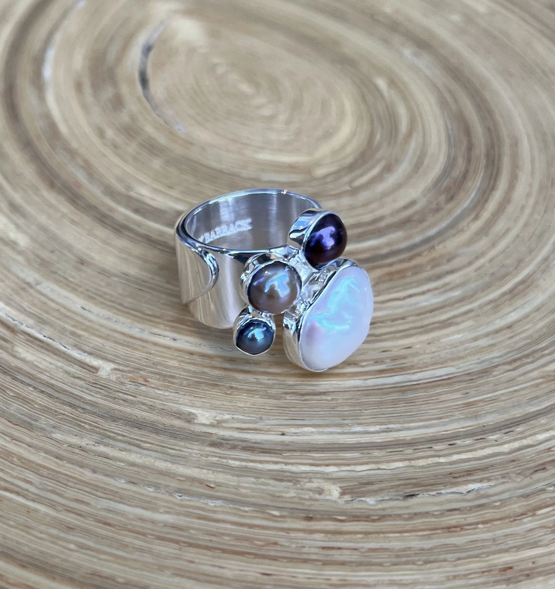 Lilly Barrack / Hand-made sterling silver gemstone jewelry