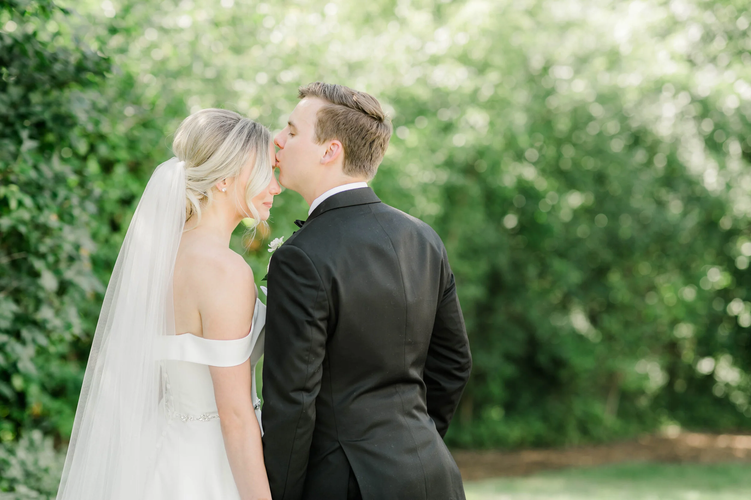 Honey & Joy | Des Moines Wedding Planner | Wedding Flowers in Des Moines