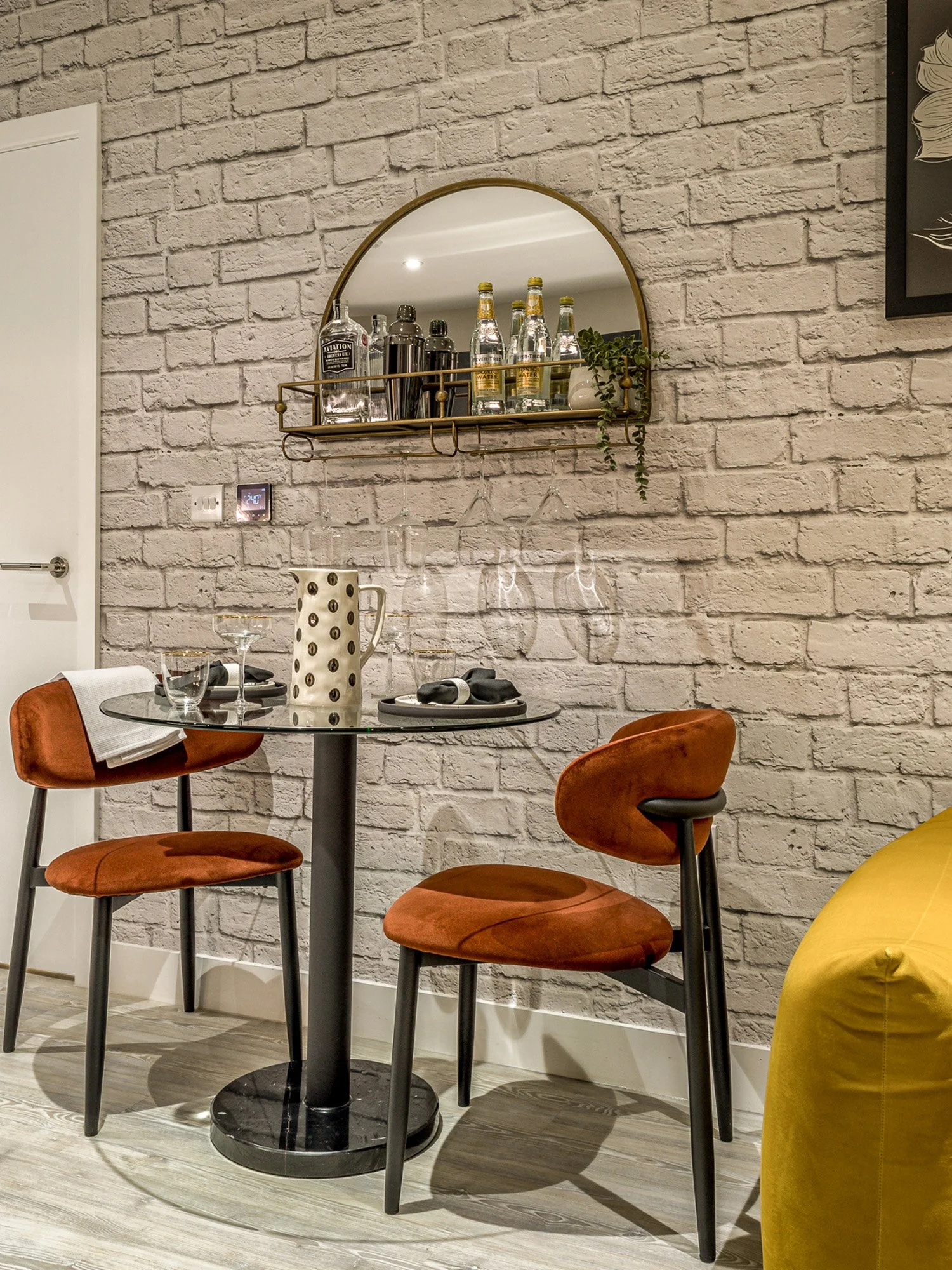 1 and 2 bedroom show homes at Dagenham Green for Hill Group — SUNA