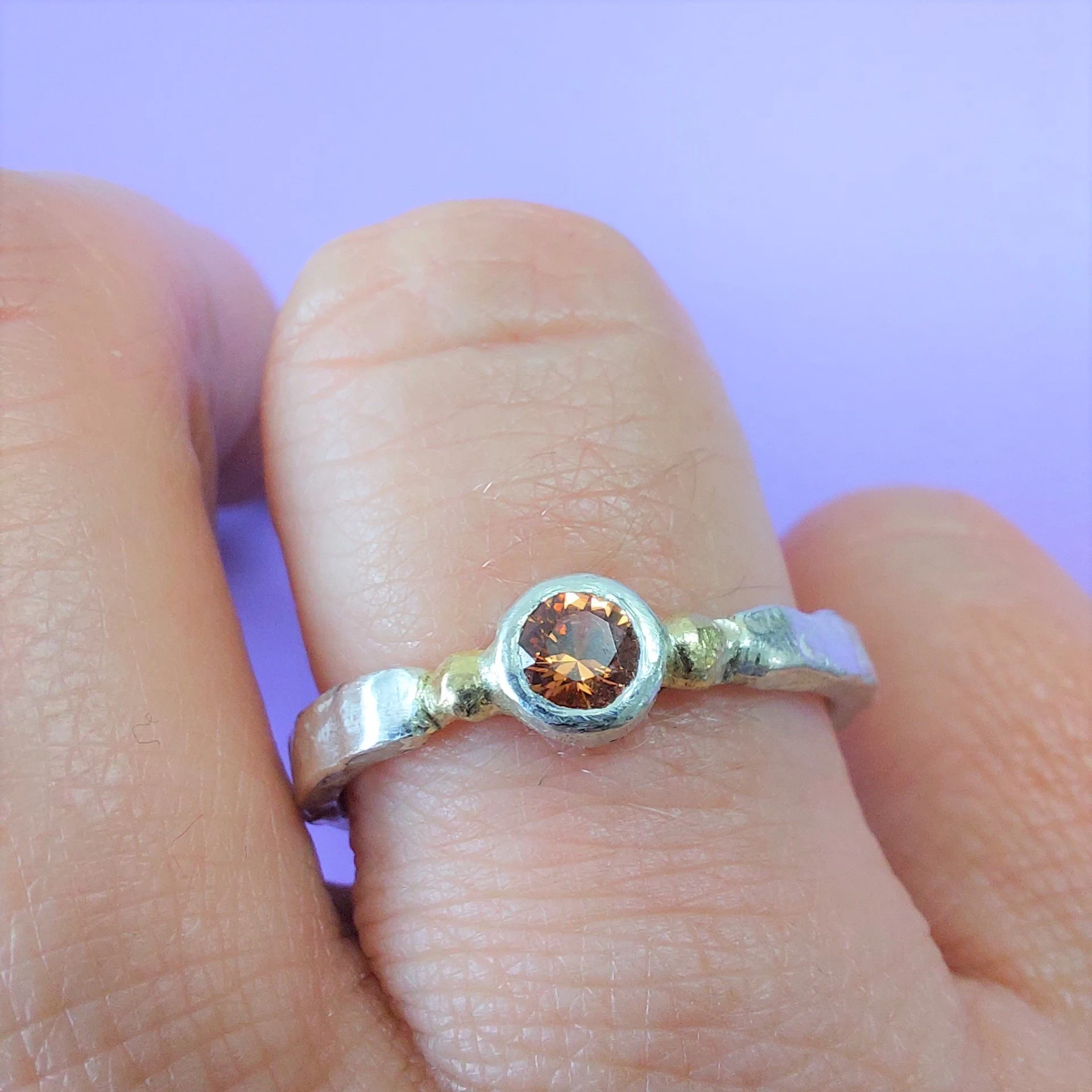 SARAH THOMAS : CHAMPAGNE DIAMOND RING — THE JEWEL AND THE JEWELLER