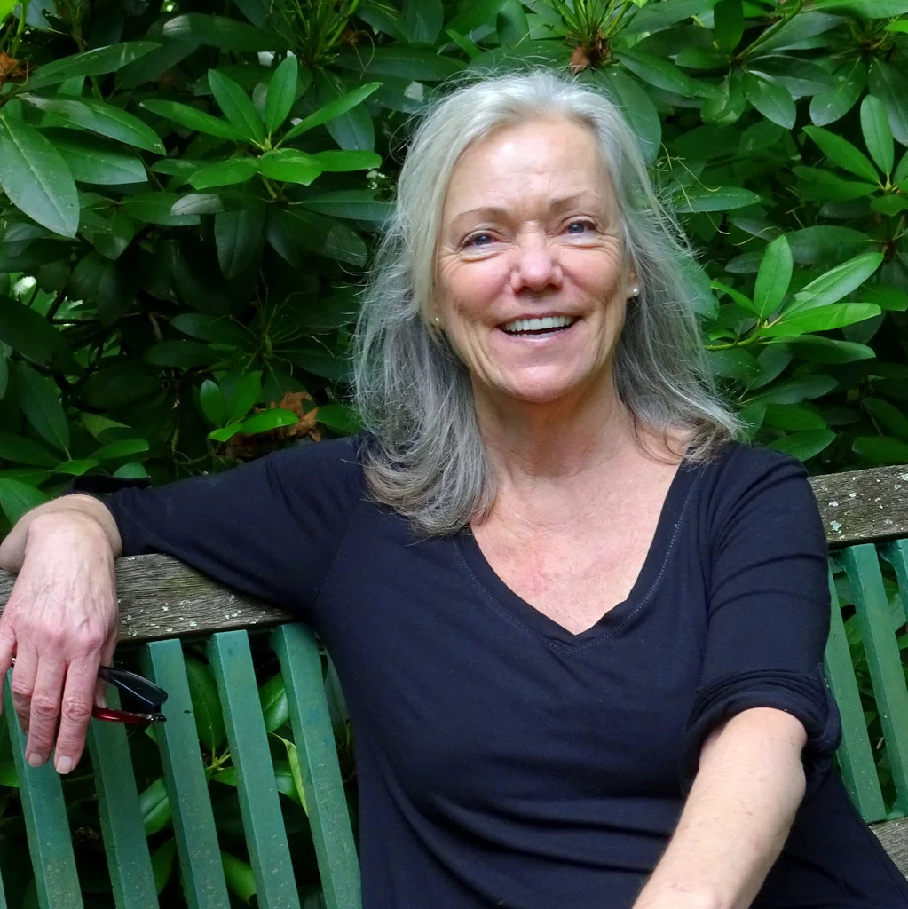 ABOUT — PEGGY KING