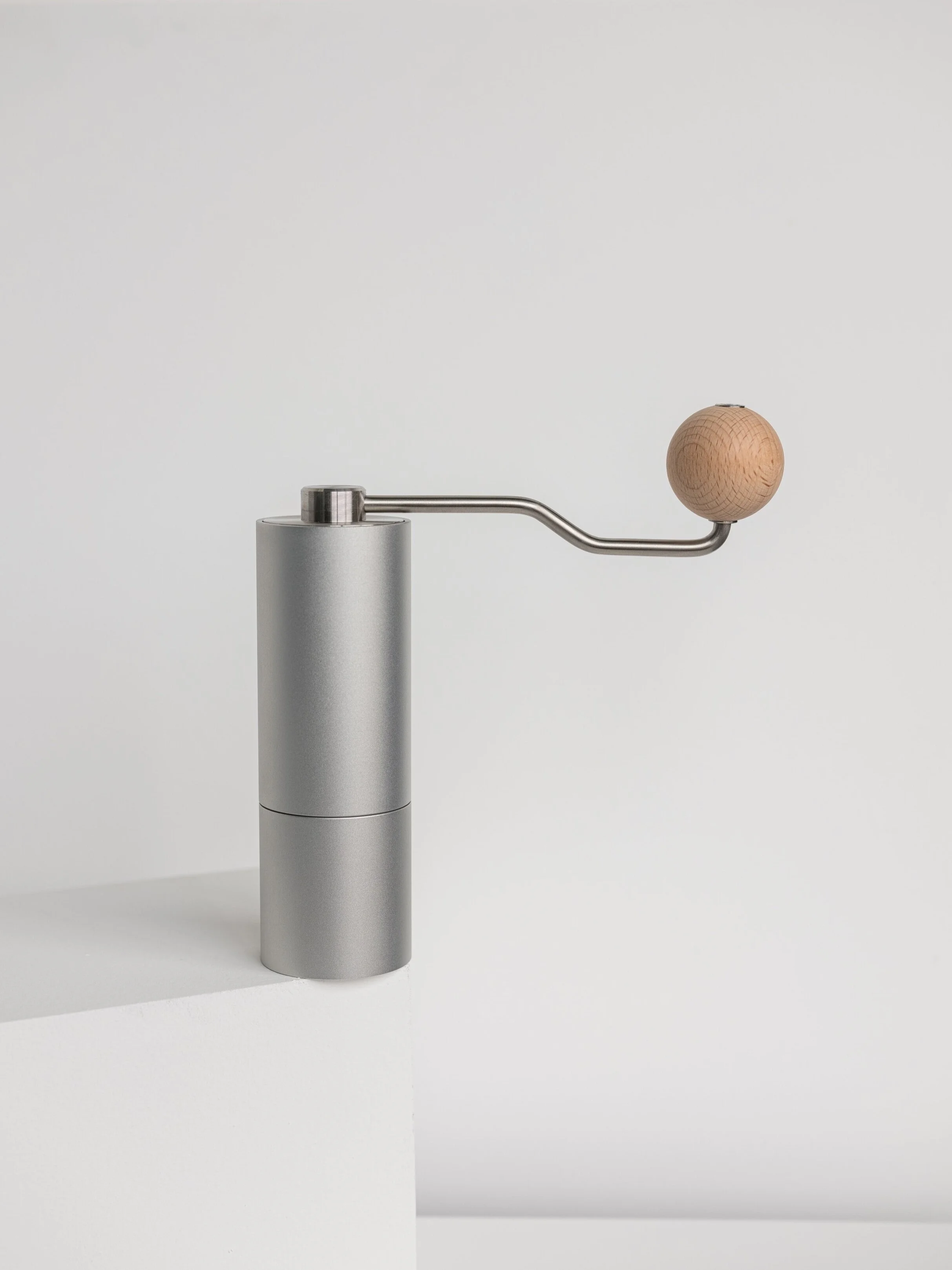 REMI Hand Grinder | Elevate Your Grind — OPTION-O
