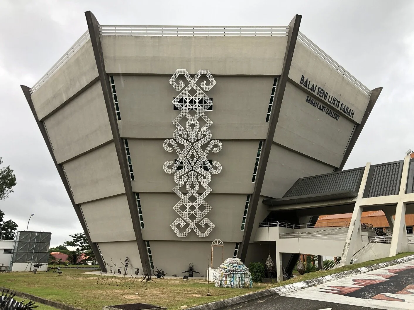 Top 20 fun things to enjoy in Kota Kinabalu! (Visit Sabah Art Gallery ...